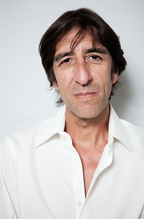 "Hay que pasar páginas para avanzar, pero nunca arrancarlas. Debemos ...