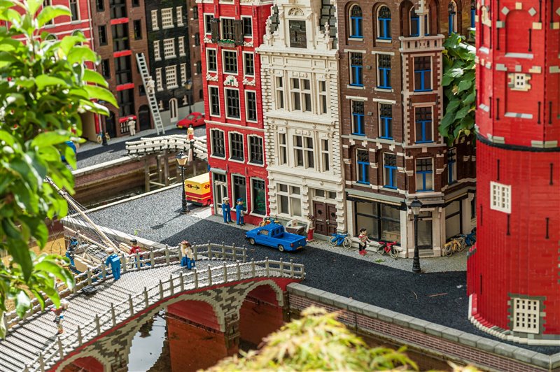 Ole Kirk Christiansen, la vida del carpintero que creó el Lego, uno de ...