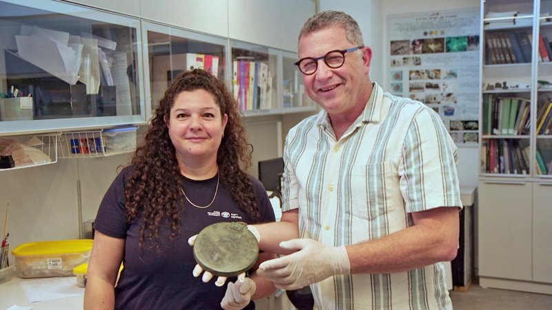 Descubren un espejo de bronce de principios del siglo III a.C. en la ...