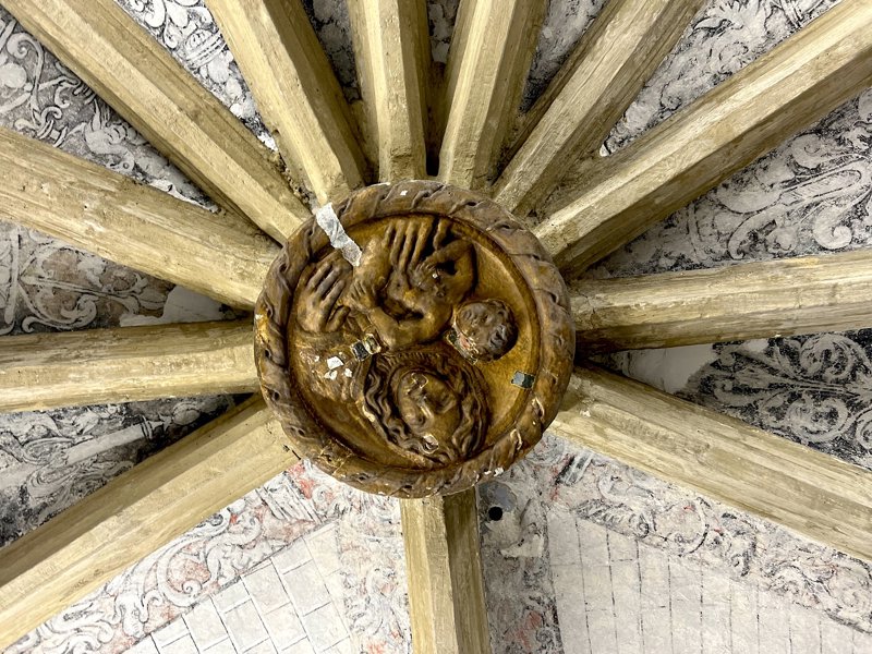 Descubren unas magníficas pinturas murales renacentistas en una ...