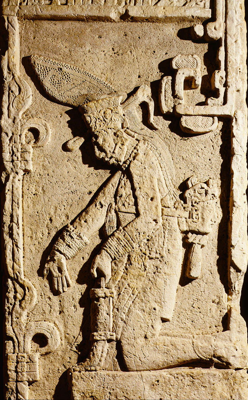 El interior de las pirámides alberga tumbas reales ocultas