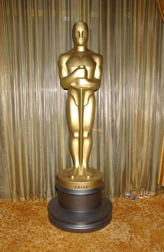 Por qué la estatua de los Óscar se llama así y qué representa