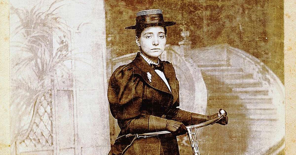 La razón por la que Annie "Londonderry" dio la vuelta al mundo en bicicleta