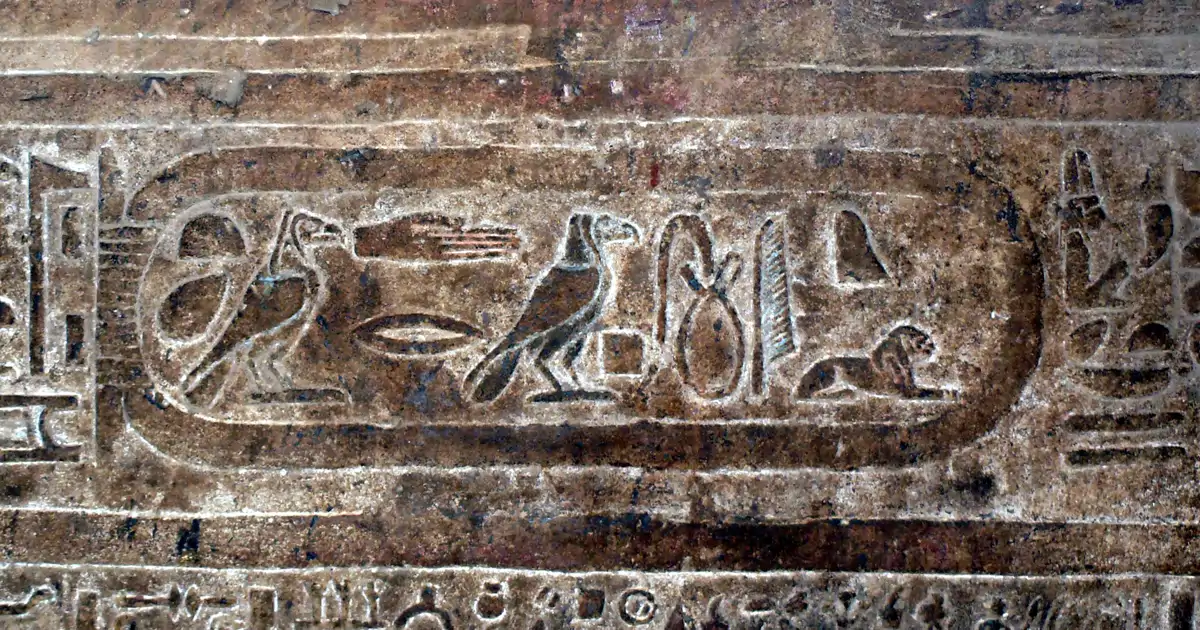 Jeroglíficos, la escritura sagrada del antiguo Egipto