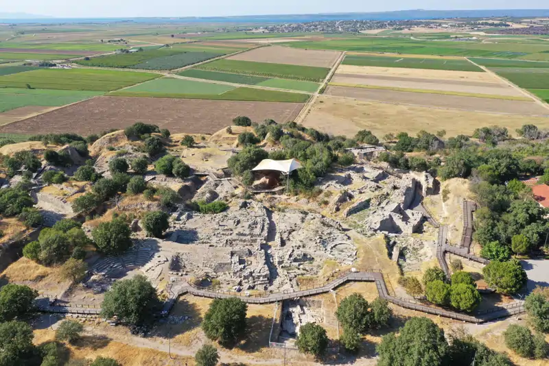 Troya, más allá de la Ilíada y la Odisea de Homero: La gran epopeya de ...