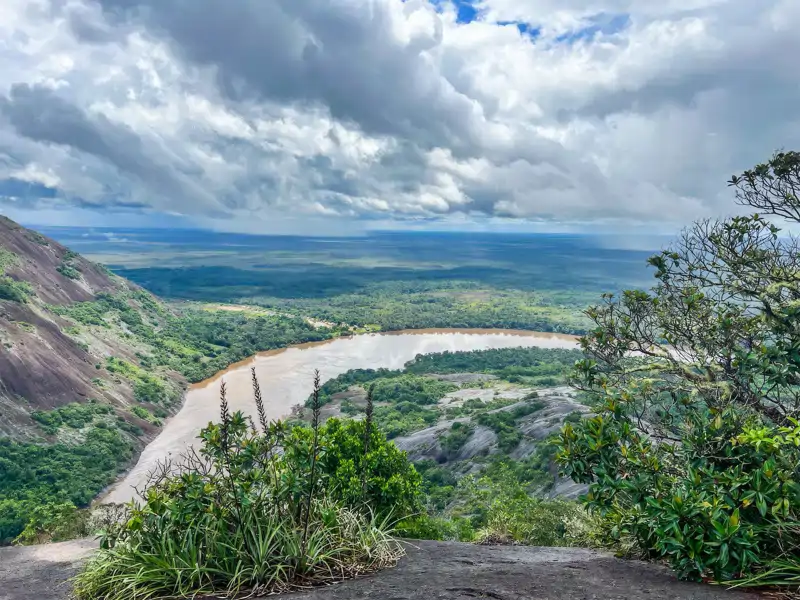 En busca del misterioso arte rupestre de la Amazonia colombiana