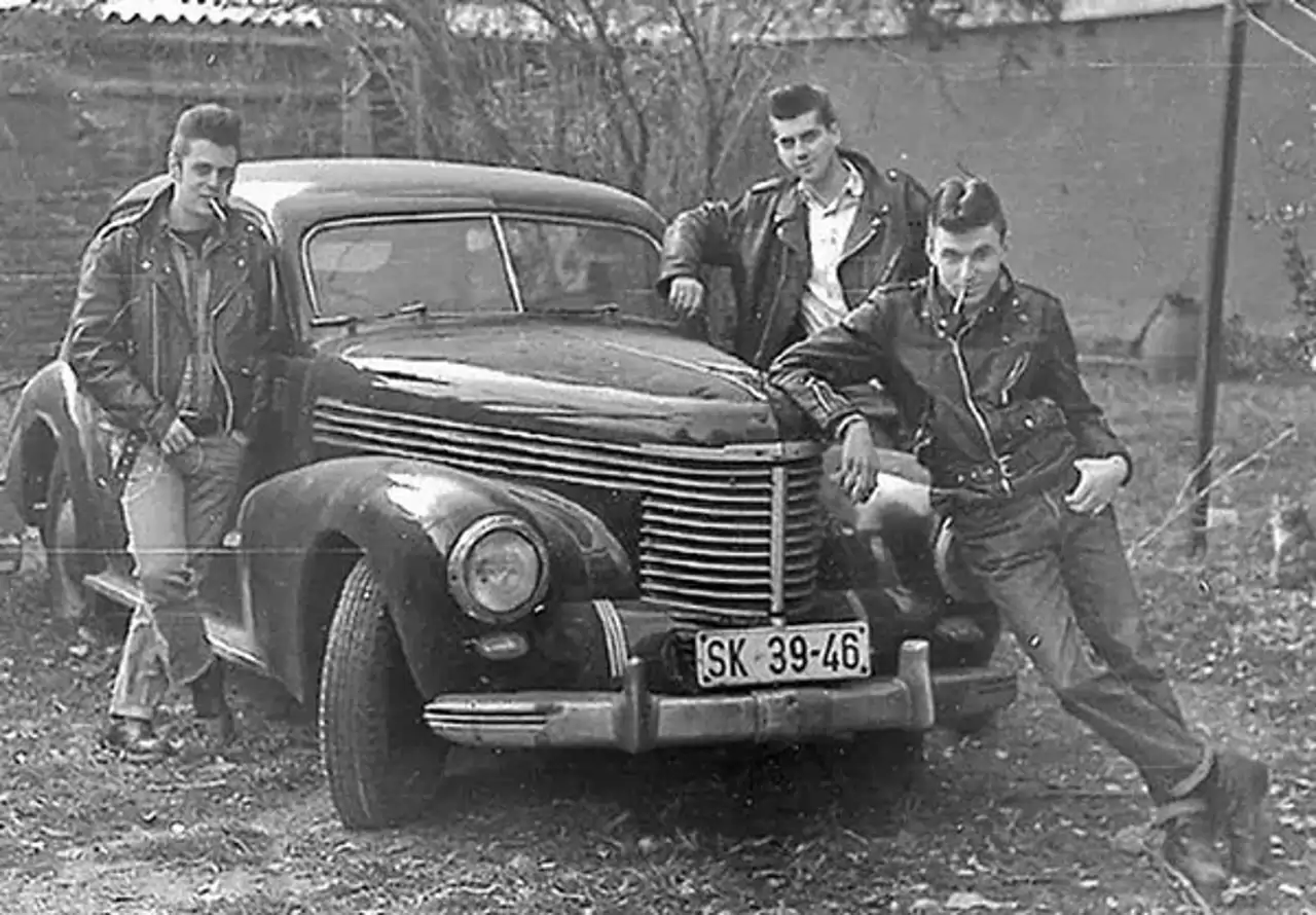 Cómo eran los greasers, más allá de Grease y American Graffiti