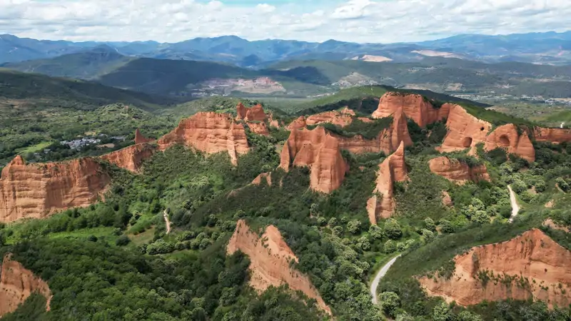 El fuego devora parte del Patrimonio de la Humanidad de España: ¿qué ...