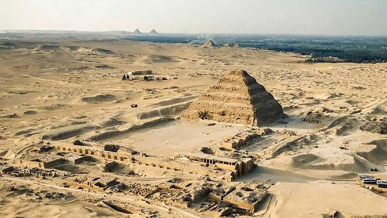 Las tres admirables estatuas de la tumba del escriba Psamético en Saqqara