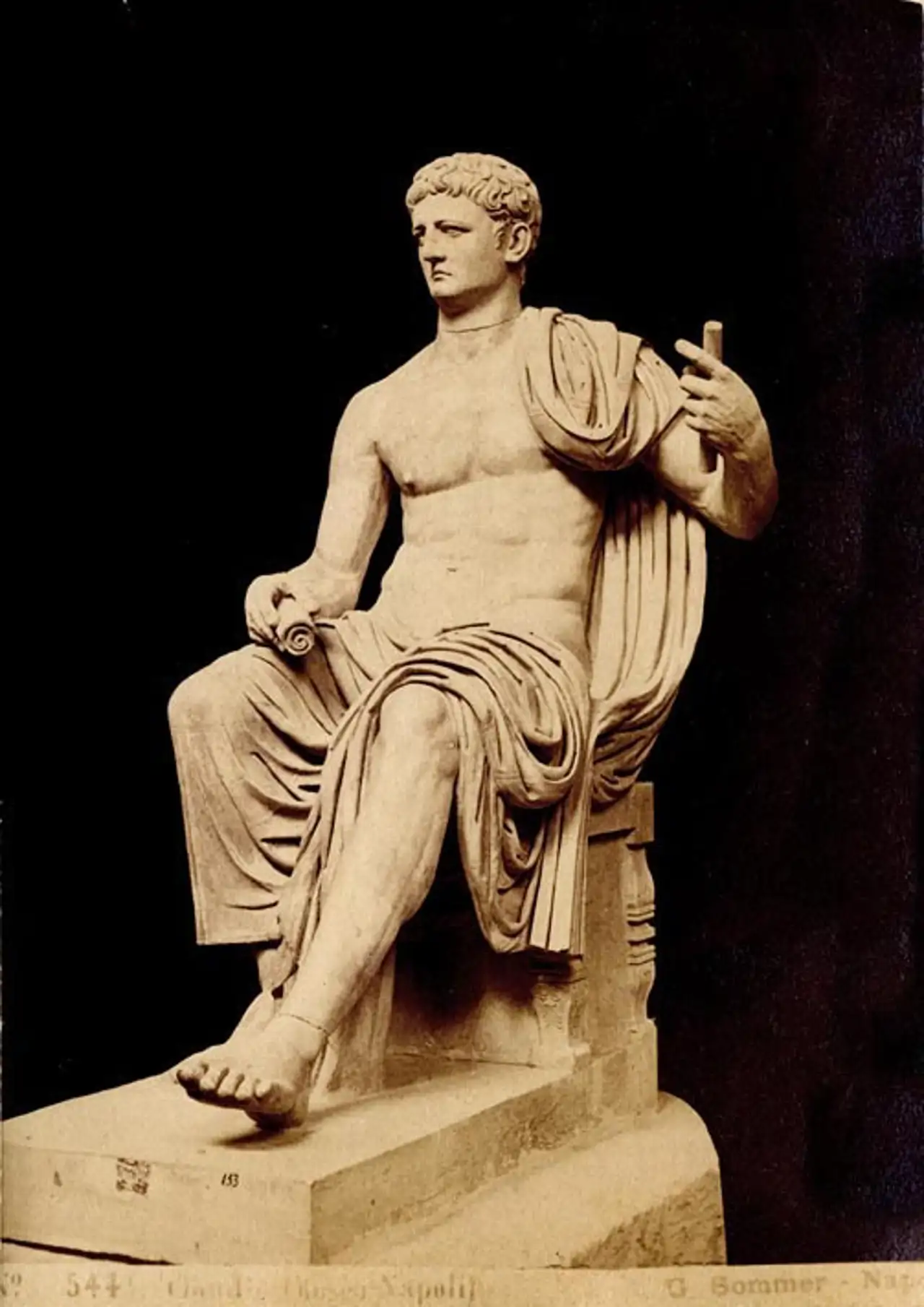El emperador romano que intentó cambiar el alfabeto
