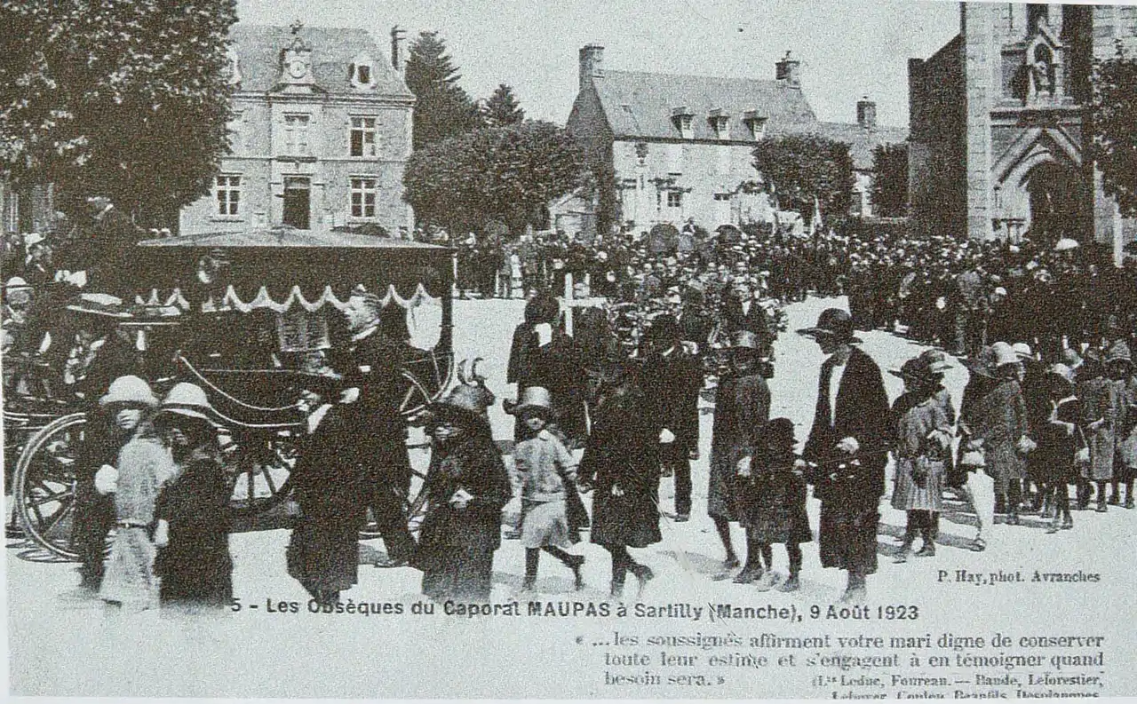 El plantón de los caporales de Souain en la IGM que inspiró 'Senderos ...