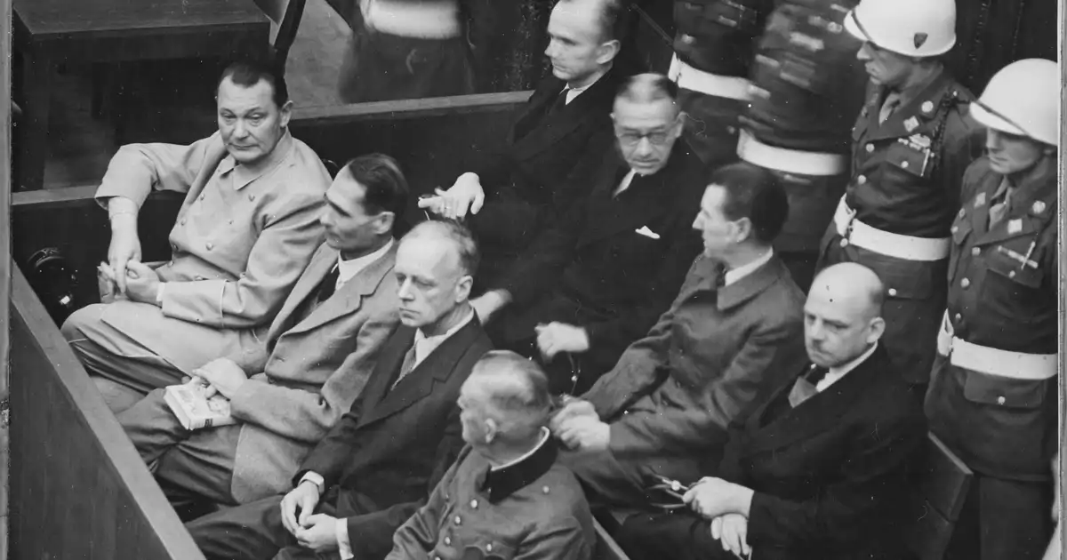 Douglas Kelley existió: La historia del psiquiatra de los juicios de ...