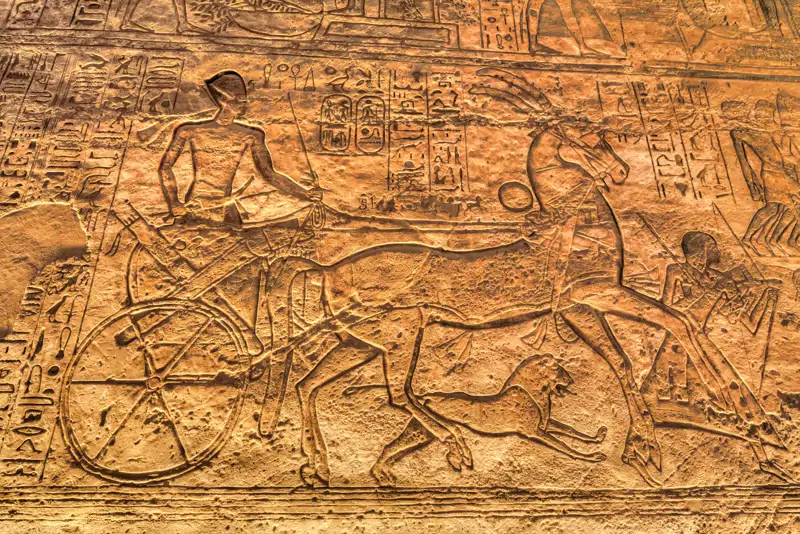 Expectación entre los arqueólogos: Aparece en Egipto una gran estatua ...