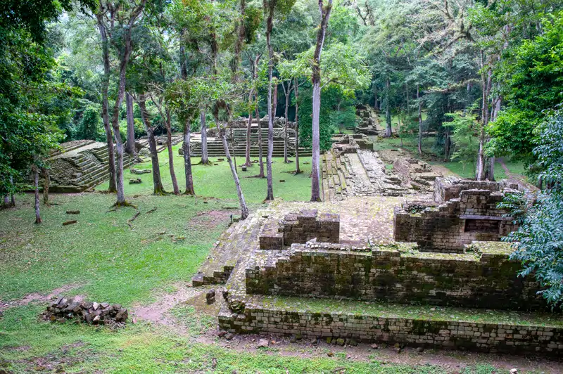 En 1839 era un montón de ruinas cubiertas de vegetación. Hoy es uno de ...