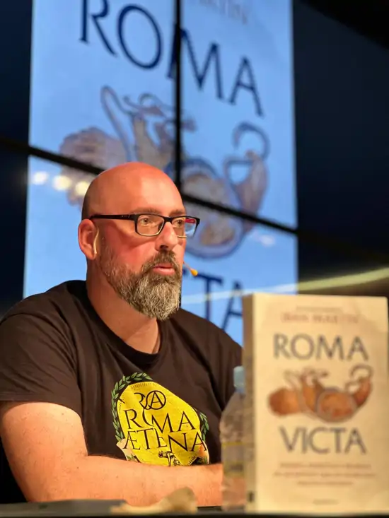Iban Martín, escritor: "A Roma no hay que idolatrarla; hay que ...